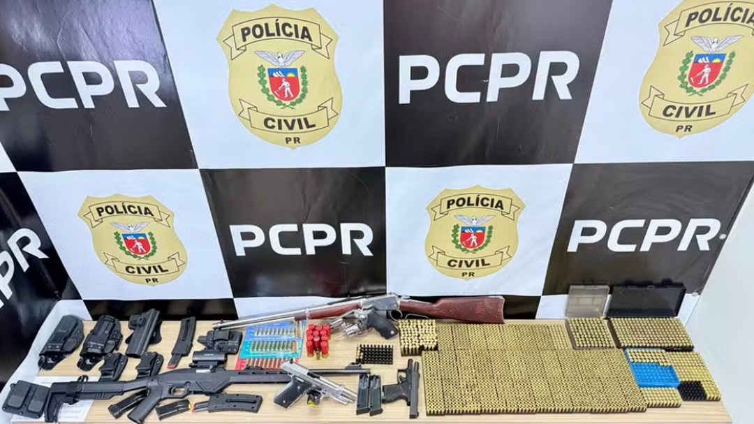 Armas e munições: Homem com medida protetiva é preso com arsenal no ...